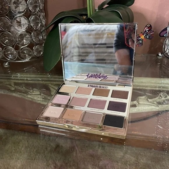 Best in Makeup Posh Party on Poshmark